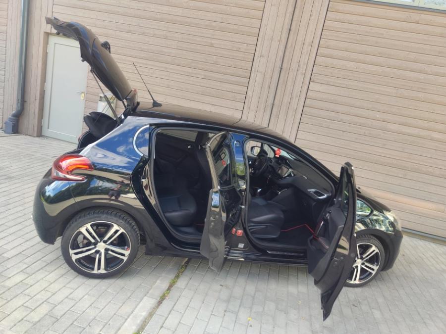 Melns Peugeot 208 2017 Rīga, ar dzinēja tilpumu 1.20 L un nobraukumu 142 tūkst. km par 6990 €, foto 51 vietnē AUTOMOTO.COM.LV
