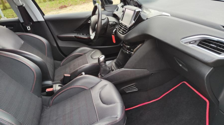 Melns Peugeot 208 2017 Rīga, ar dzinēja tilpumu 1.20 L un nobraukumu 142 tūkst. km par 6990 €, foto 52 vietnē AUTOMOTO.COM.LV