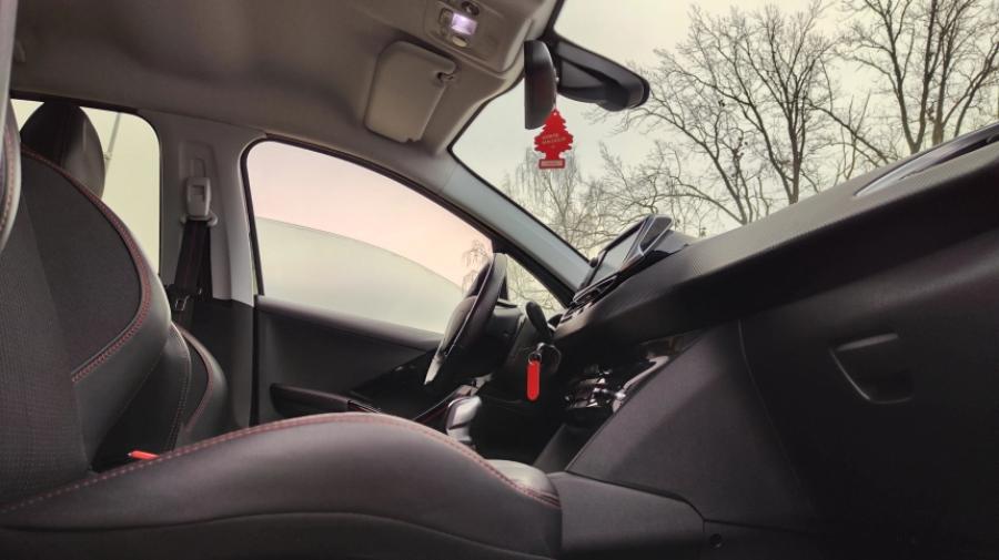 Melns Peugeot 208 2017 Rīga, ar dzinēja tilpumu 1.20 L un nobraukumu 142 tūkst. km par 6990 €, foto 55 vietnē AUTOMOTO.COM.LV