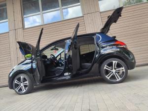 Melns Peugeot 208 2017 Rīga, ar dzinēja tilpumu 1.20 L un nobraukumu 142 tūkst. km par 6990 €, foto 60 vietnē AUTOMOTO.COM.LV