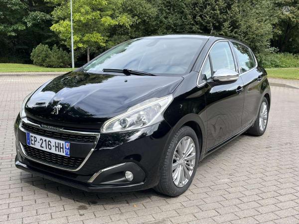 Melns Peugeot 208 2017 Tauragė, ar dzinēja tilpumu 1.20 L un nobraukumu 130 tūkst. km par 4450 €, foto 1 vietnē AUTOMOTO.COM.LV