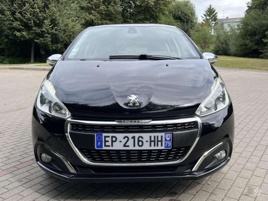 Black Peugeot 208 2017 in Taurage, with an engine capacity of 1.20 L and mileage of 130 thousand km for 4450 €, photo 3 on AUTOMOTO.COM.LV