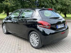 Black Peugeot 208 2017 in Taurage, with an engine capacity of 1.20 L and mileage of 130 thousand km for 4450 €, photo 8 on AUTOMOTO.COM.LV