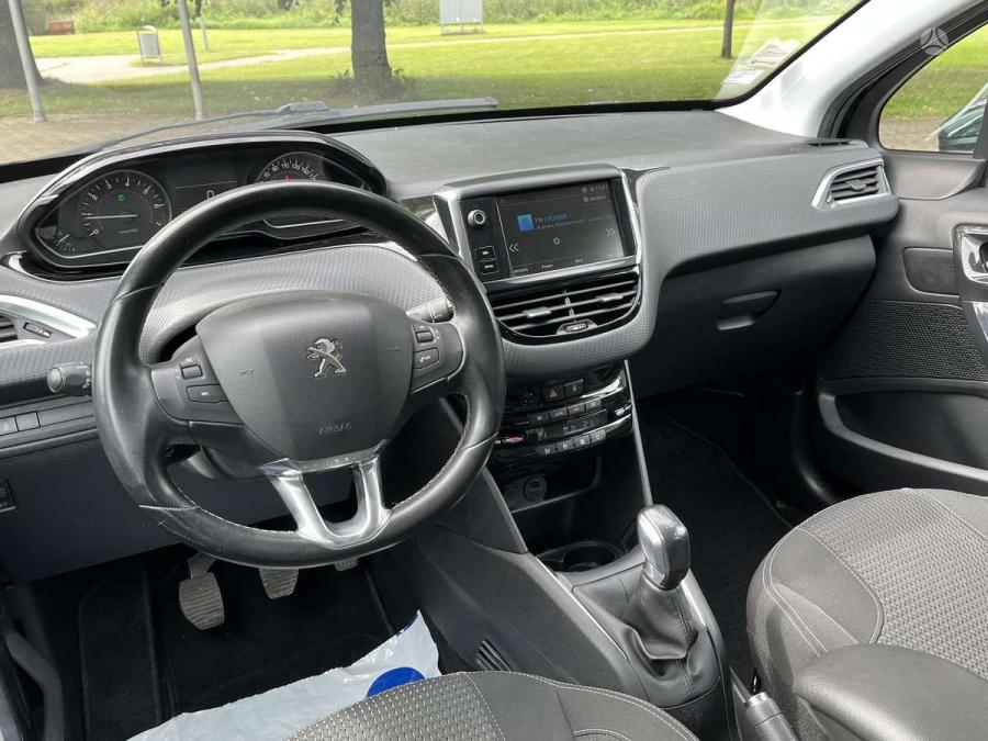 Black Peugeot 208 2017 in Taurage, with an engine capacity of 1.20 L and mileage of 130 thousand km for 4450 €, photo 10 on AUTOMOTO.COM.LV