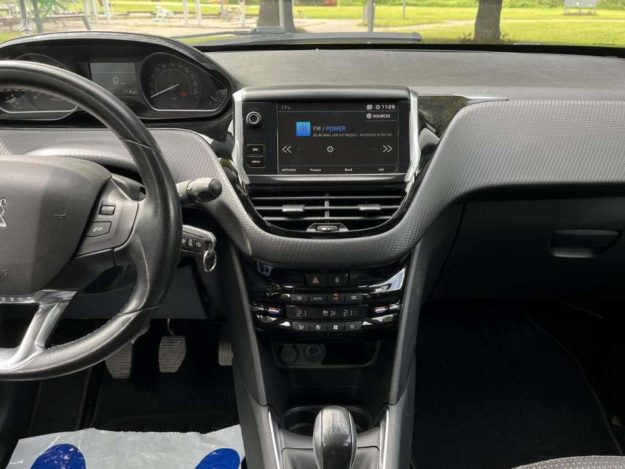 Black Peugeot 208 2017 in Taurage, with an engine capacity of 1.20 L and mileage of 130 thousand km for 4450 €, photo 11 on AUTOMOTO.COM.LV