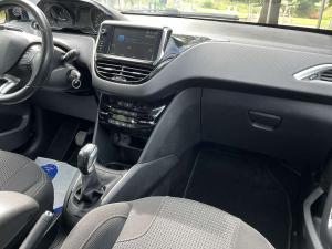 Black Peugeot 208 2017 in Taurage, with an engine capacity of 1.20 L and mileage of 130 thousand km for 4450 €, photo 12 on AUTOMOTO.COM.LV