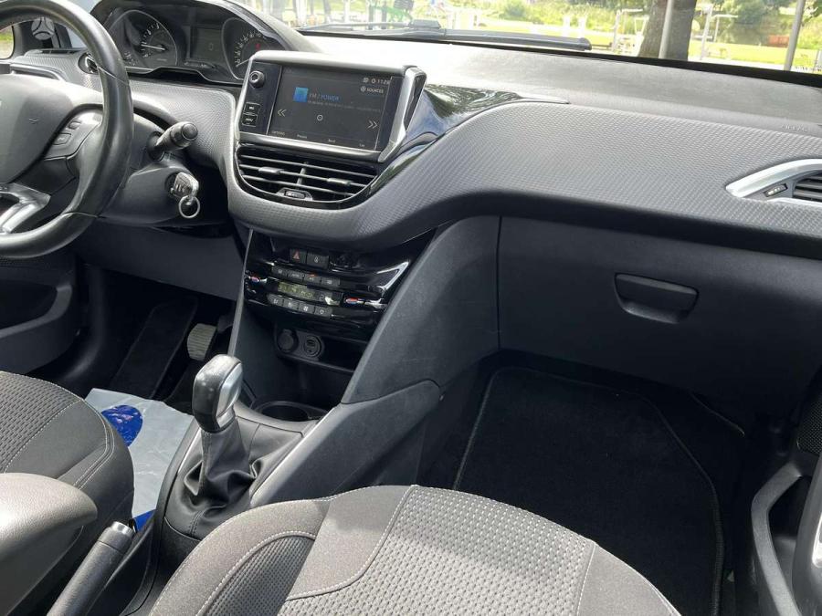 Black Peugeot 208 2017 in Taurage, with an engine capacity of 1.20 L and mileage of 130 thousand km for 4450 €, photo 12 on AUTOMOTO.COM.LV