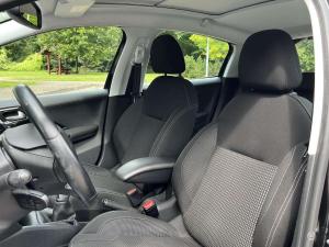 Black Peugeot 208 2017 in Taurage, with an engine capacity of 1.20 L and mileage of 130 thousand km for 4450 €, photo 13 on AUTOMOTO.COM.LV