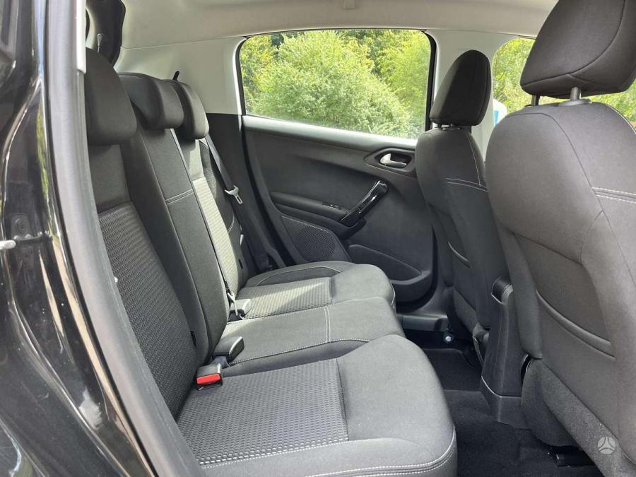 Black Peugeot 208 2017 in Taurage, with an engine capacity of 1.20 L and mileage of 130 thousand km for 4450 €, photo 16 on AUTOMOTO.COM.LV