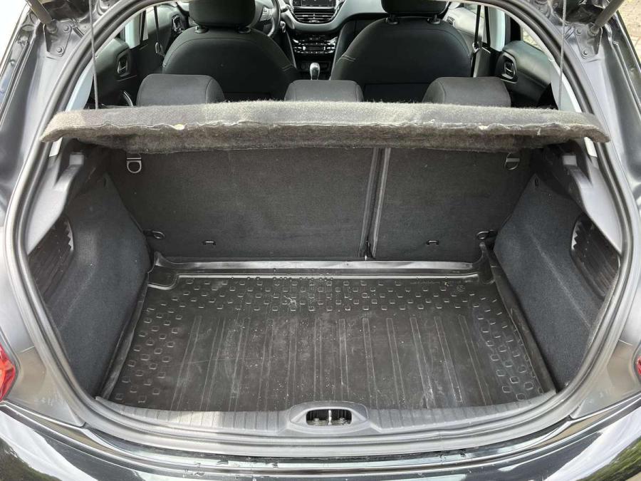 Black Peugeot 208 2017 in Taurage, with an engine capacity of 1.20 L and mileage of 130 thousand km for 4450 €, photo 19 on AUTOMOTO.COM.LV