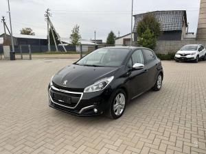 Black Peugeot 208 2017 in Taurage, with an engine capacity of 1.20 L and mileage of 91 thousand km for 3900 €, photo 4 on AUTOMOTO.COM.LV
