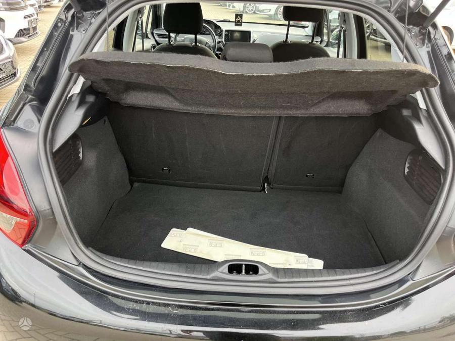 Black Peugeot 208 2017 in Taurage, with an engine capacity of 1.20 L and mileage of 91 thousand km for 3900 €, photo 20 on AUTOMOTO.COM.LV