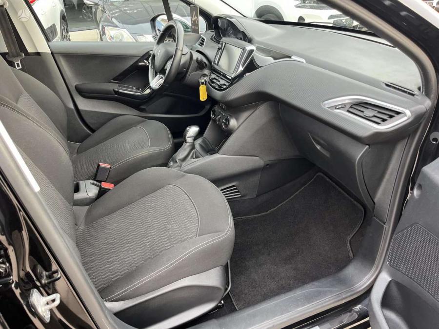 Black Peugeot 208 2017 in Taurage, with an engine capacity of 1.20 L and mileage of 91 thousand km for 3900 €, photo 21 on AUTOMOTO.COM.LV