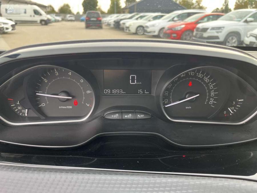Black Peugeot 208 2017 in Taurage, with an engine capacity of 1.20 L and mileage of 91 thousand km for 3900 €, photo 23 on AUTOMOTO.COM.LV
