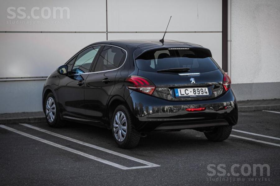 Melns Peugeot 208 2018 Rīga, ar dzinēja tilpumu 1.60 L un nobraukumu 86 tūkst. km par 7500 €, foto 7 vietnē AUTOMOTO.COM.LV