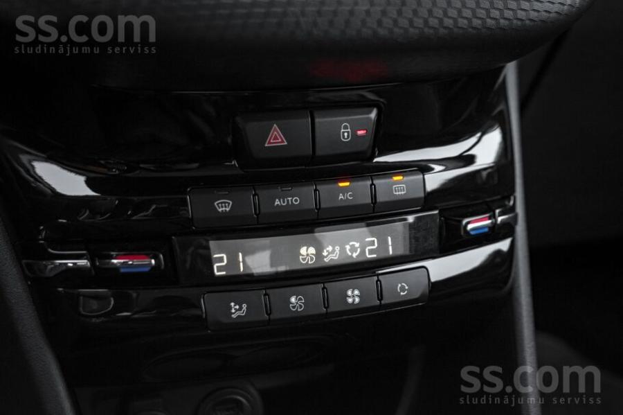 Melns Peugeot 208 2018 Rīga, ar dzinēja tilpumu 1.60 L un nobraukumu 86 tūkst. km par 7500 €, foto 23 vietnē AUTOMOTO.COM.LV