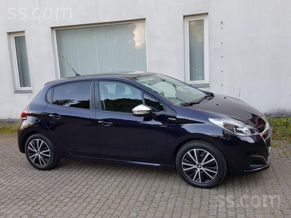 Black Peugeot 208 2019 in Riga, with an engine capacity of 1.20 L and mileage of 140 thousand km for 5100 €, photo 1 on AUTOMOTO.COM.LV