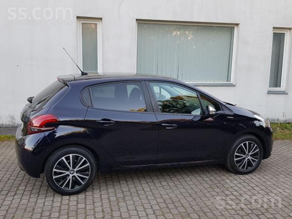 Black Peugeot 208 2019 in Riga, with an engine capacity of 1.20 L and mileage of 140 thousand km for 5100 €, photo 2 on AUTOMOTO.COM.LV