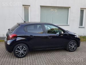 Melns Peugeot 208 2019 Rīga, ar dzinēja tilpumu 1.20 L un nobraukumu 140 tūkst. km par 5100 €, foto 3 vietnē AUTOMOTO.COM.LV