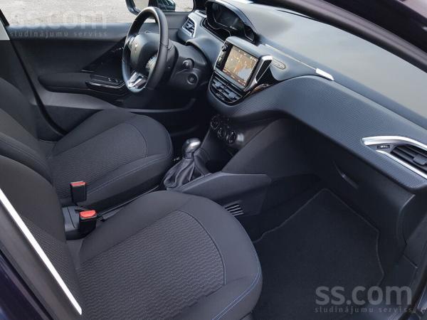 Black Peugeot 208 2019 in Riga, with an engine capacity of 1.20 L and mileage of 140 thousand km for 5100 €, photo 7 on AUTOMOTO.COM.LV