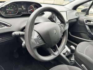 Black Peugeot 208 2019 in Kaunas, with an engine capacity of 1.20 L and mileage of 192 thousand km for 4900 €, photo 7 on AUTOMOTO.COM.LV