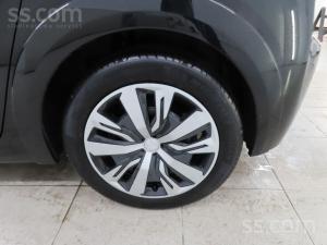 Black Peugeot 208 2020 in Riga, with an engine capacity of 1.40 L and mileage of 129 thousand km for 8945 €, photo 11 on AUTOMOTO.COM.LV