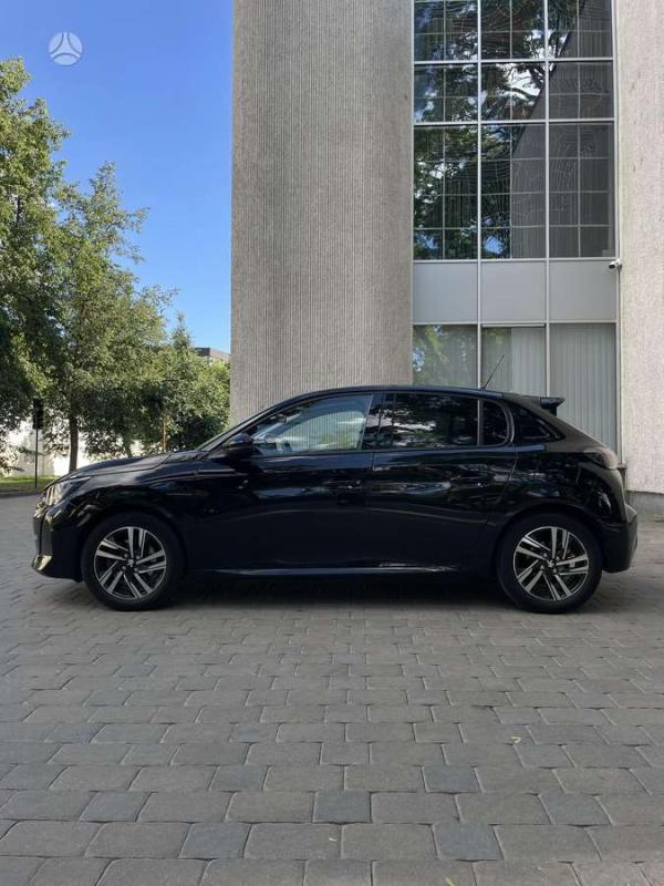 Black Peugeot 208 2021 in Vilnius, with an engine capacity of 1.20 L and mileage of 33 thousand km for 14300 €, photo 8 on AUTOMOTO.COM.LV
