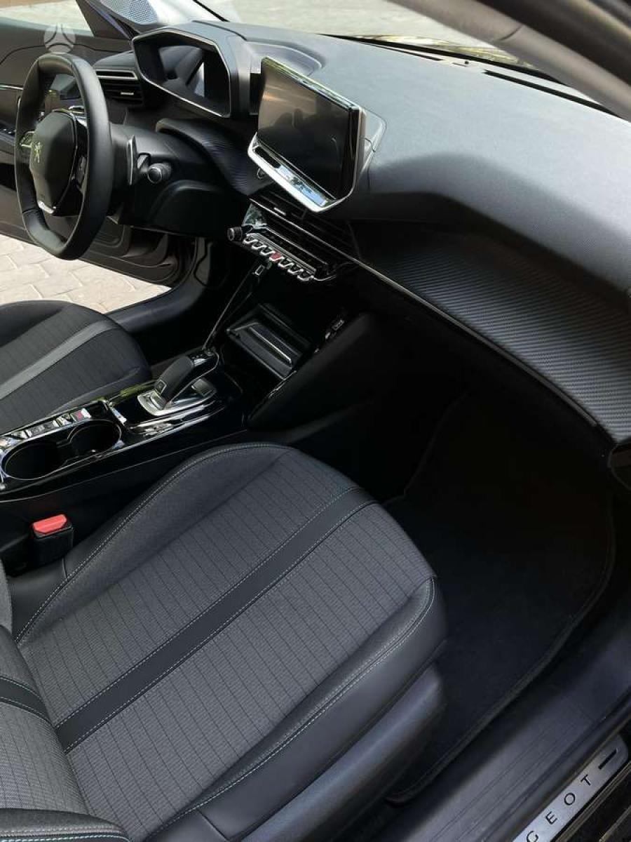 Black Peugeot 208 2021 in Vilnius, with an engine capacity of 1.20 L and mileage of 33 thousand km for 14300 €, photo 12 on AUTOMOTO.COM.LV