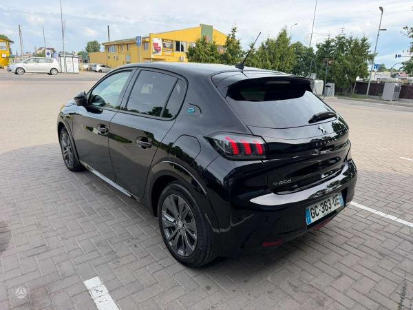 Black Peugeot 208 2021 in Taurage, with an engine capacity of 0.00 L and mileage of 69 thousand km for 9900 €, photo 3 on AUTOMOTO.COM.LV