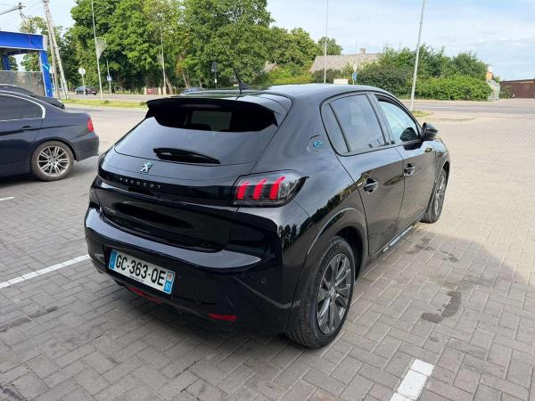 Black Peugeot 208 2021 in Taurage, with an engine capacity of 0.00 L and mileage of 69 thousand km for 9900 €, photo 4 on AUTOMOTO.COM.LV