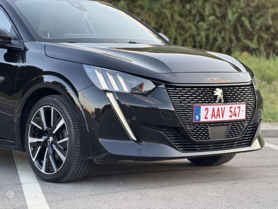 Melns Peugeot 208 2021 Kauņa, ar dzinēja tilpumu 1.50 L un nobraukumu 173 tūkst. km par 9400 €, foto 3 vietnē AUTOMOTO.COM.LV