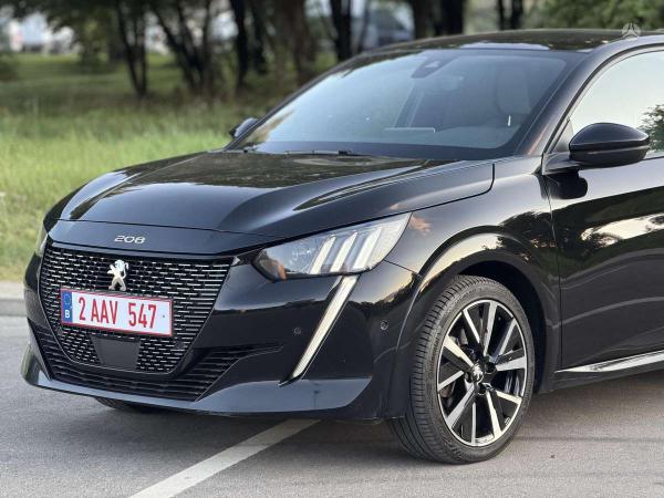 Melns Peugeot 208 2021 Kauņa, ar dzinēja tilpumu 1.50 L un nobraukumu 173 tūkst. km par 9400 €, foto 5 vietnē AUTOMOTO.COM.LV