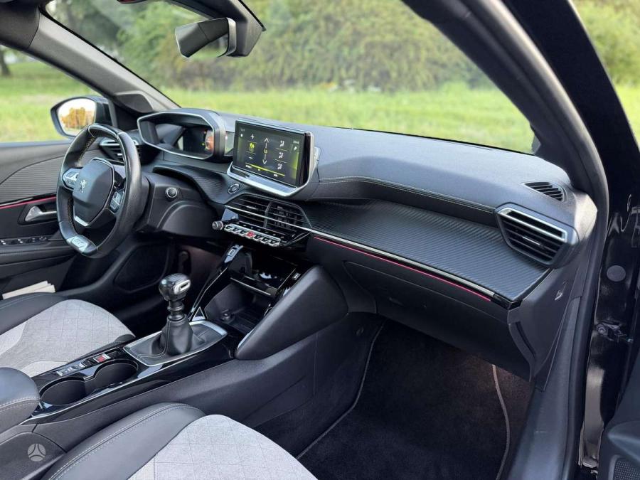 Melns Peugeot 208 2021 Kauņa, ar dzinēja tilpumu 1.50 L un nobraukumu 173 tūkst. km par 9400 €, foto 16 vietnē AUTOMOTO.COM.LV