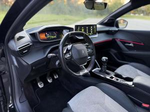 Melns Peugeot 208 2021 Kauņa, ar dzinēja tilpumu 1.50 L un nobraukumu 173 tūkst. km par 9400 €, foto 17 vietnē AUTOMOTO.COM.LV