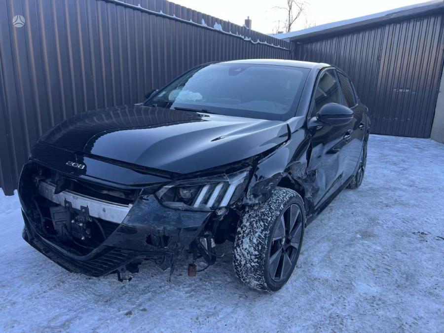 Black Peugeot 208 2022 in Kaunas, with an engine capacity of 0.00 L and mileage of 74 thousand km for 6600 €, photo 3 on AUTOMOTO.COM.LV