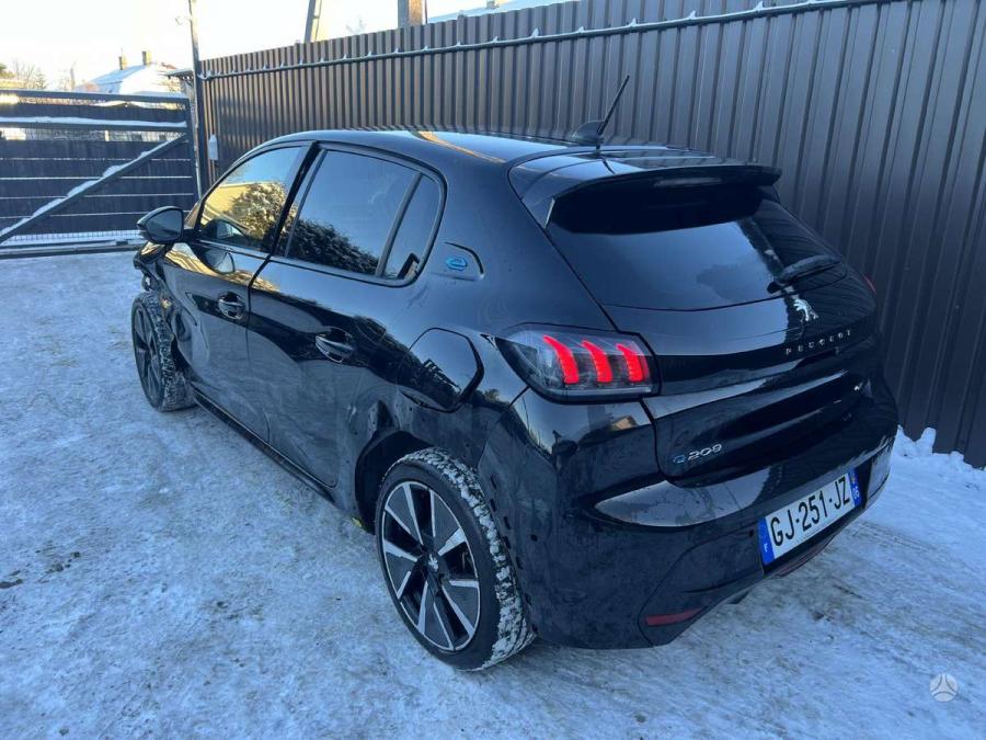 Black Peugeot 208 2022 in Kaunas, with an engine capacity of 0.00 L and mileage of 74 thousand km for 6600 €, photo 7 on AUTOMOTO.COM.LV