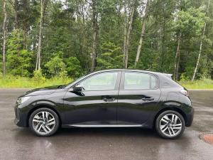 Black Peugeot 208 2023 in Kaunas, with an engine capacity of 1.20 L and mileage of 151 thousand km for 9999 €, photo 3 on AUTOMOTO.COM.LV