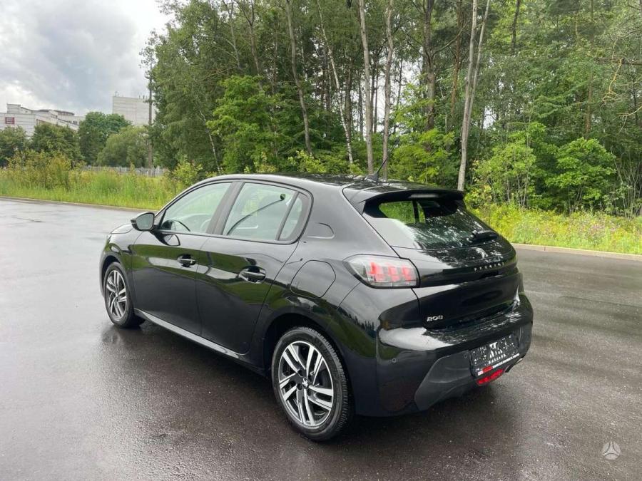 Black Peugeot 208 2023 in Kaunas, with an engine capacity of 1.20 L and mileage of 151 thousand km for 9999 €, photo 4 on AUTOMOTO.COM.LV