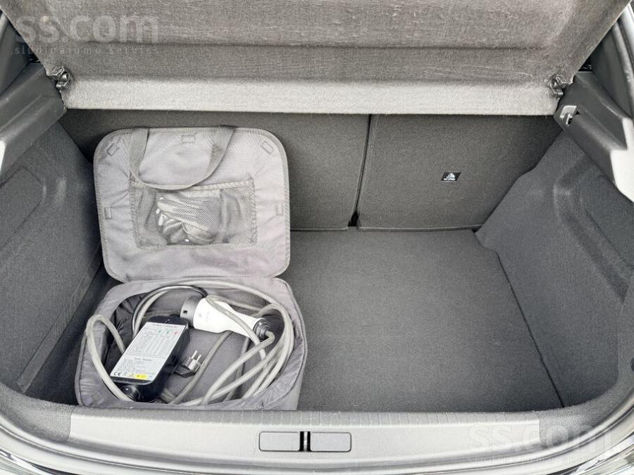 Melns Peugeot 208 2023 Rīga, ar dzinēja tilpumu 1.60 L un nobraukumu 49 tūkst. km par 18995 €, foto 6 vietnē AUTOMOTO.COM.LV