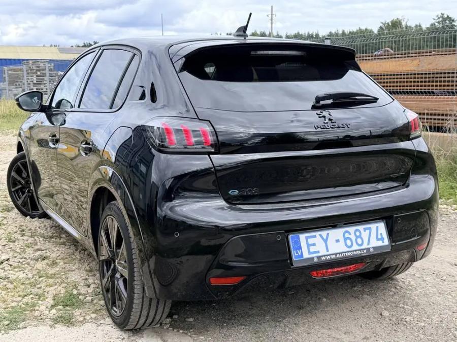 Melns Peugeot 208 2023 Rīga, ar dzinēja tilpumu 0.00 L un nobraukumu 49 tūkst. km par 18995 €, foto 3 vietnē AUTOMOTO.COM.LV
