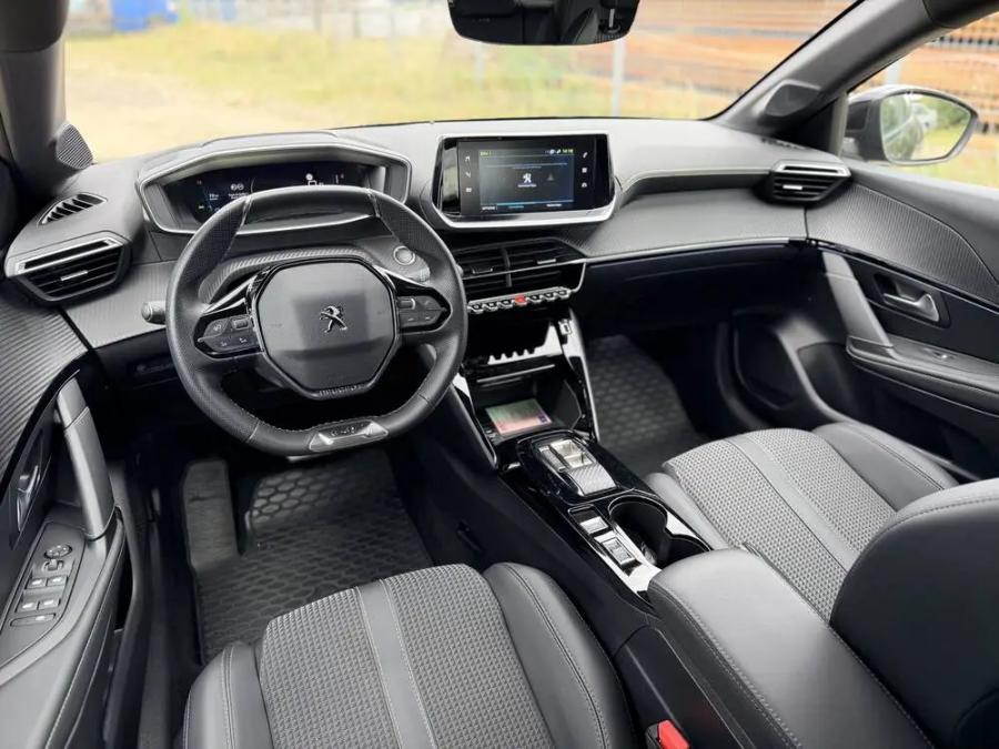 Melns Peugeot 208 2023 Rīga, ar dzinēja tilpumu 0.00 L un nobraukumu 49 tūkst. km par 18995 €, foto 11 vietnē AUTOMOTO.COM.LV