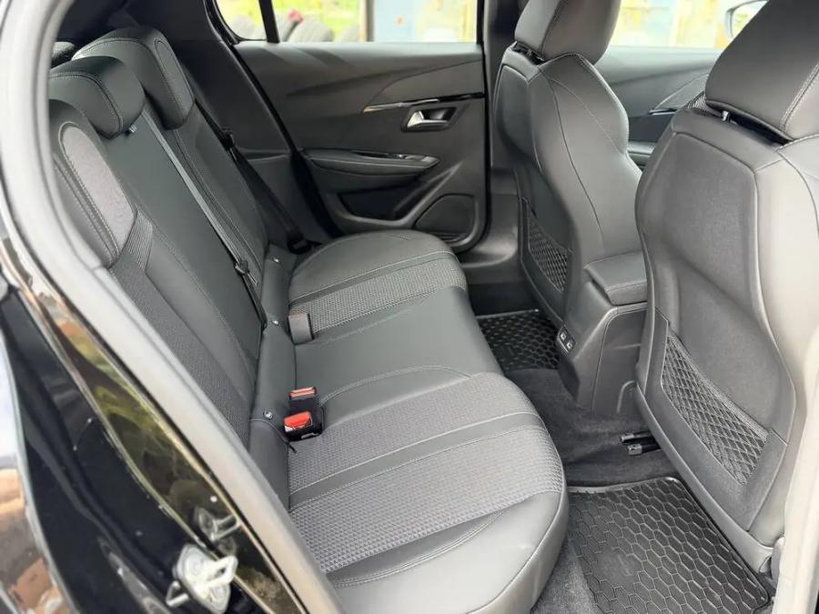 Melns Peugeot 208 2023 Rīga, ar dzinēja tilpumu 0.00 L un nobraukumu 49 tūkst. km par 18995 €, foto 25 vietnē AUTOMOTO.COM.LV