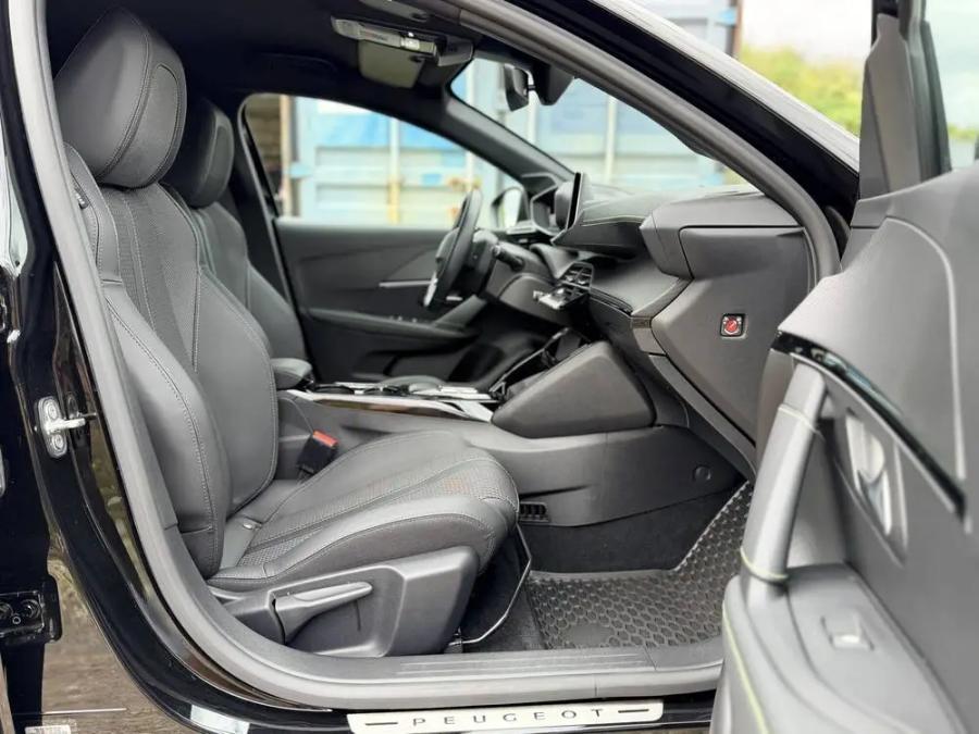 Melns Peugeot 208 2023 Rīga, ar dzinēja tilpumu 0.00 L un nobraukumu 49 tūkst. km par 18995 €, foto 28 vietnē AUTOMOTO.COM.LV