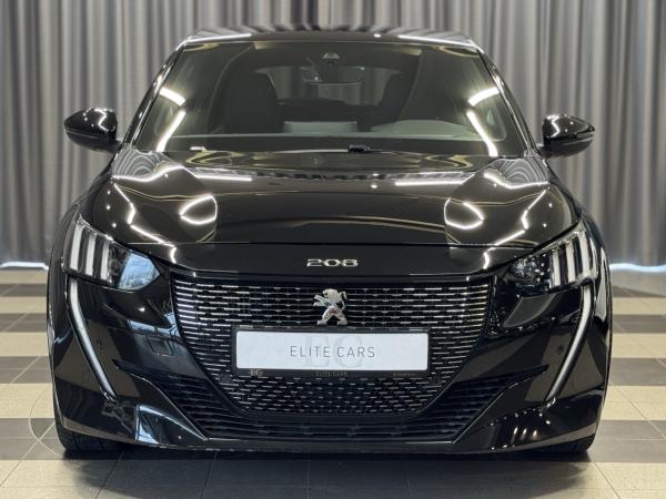 Black Peugeot 208 2023 in Riga, with an engine capacity of 1.20 L and mileage of 37 thousand km for 14990 €, photo 2 on AUTOMOTO.COM.LV
