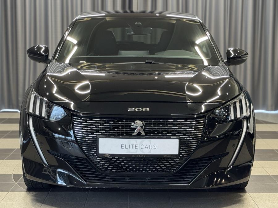 Black Peugeot 208 2023 in Riga, with an engine capacity of 1.20 L and mileage of 37 thousand km for 14990 €, photo 1 on AUTOMOTO.COM.LV