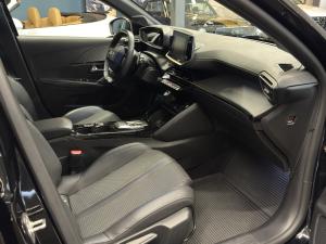 Black Peugeot 208 2023 in Riga, with an engine capacity of 1.20 L and mileage of 37 thousand km for 14990 €, photo 19 on AUTOMOTO.COM.LV