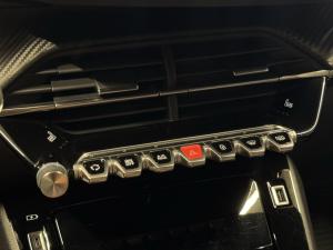 Black Peugeot 208 2023 in Riga, with an engine capacity of 1.20 L and mileage of 37 thousand km for 14990 €, photo 41 on AUTOMOTO.COM.LV