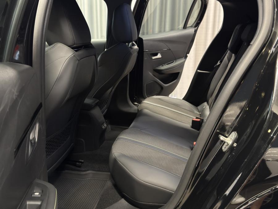 Black Peugeot 208 2023 in Riga, with an engine capacity of 1.20 L and mileage of 37 thousand km for 14990 €, photo 48 on AUTOMOTO.COM.LV
