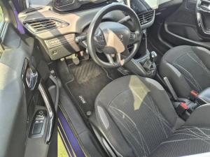 Blue Peugeot 208 2012 in Liepaja, with an engine capacity of 1.40 L and mileage of 198 thousand km for 3800 €, photo 10 on AUTOMOTO.COM.LV