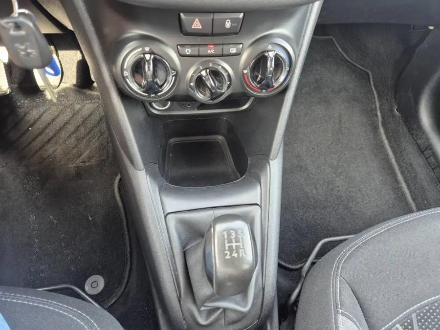 Blue Peugeot 208 2012 in Liepaja, with an engine capacity of 1.40 L and mileage of 198 thousand km for 3800 €, photo 14 on AUTOMOTO.COM.LV